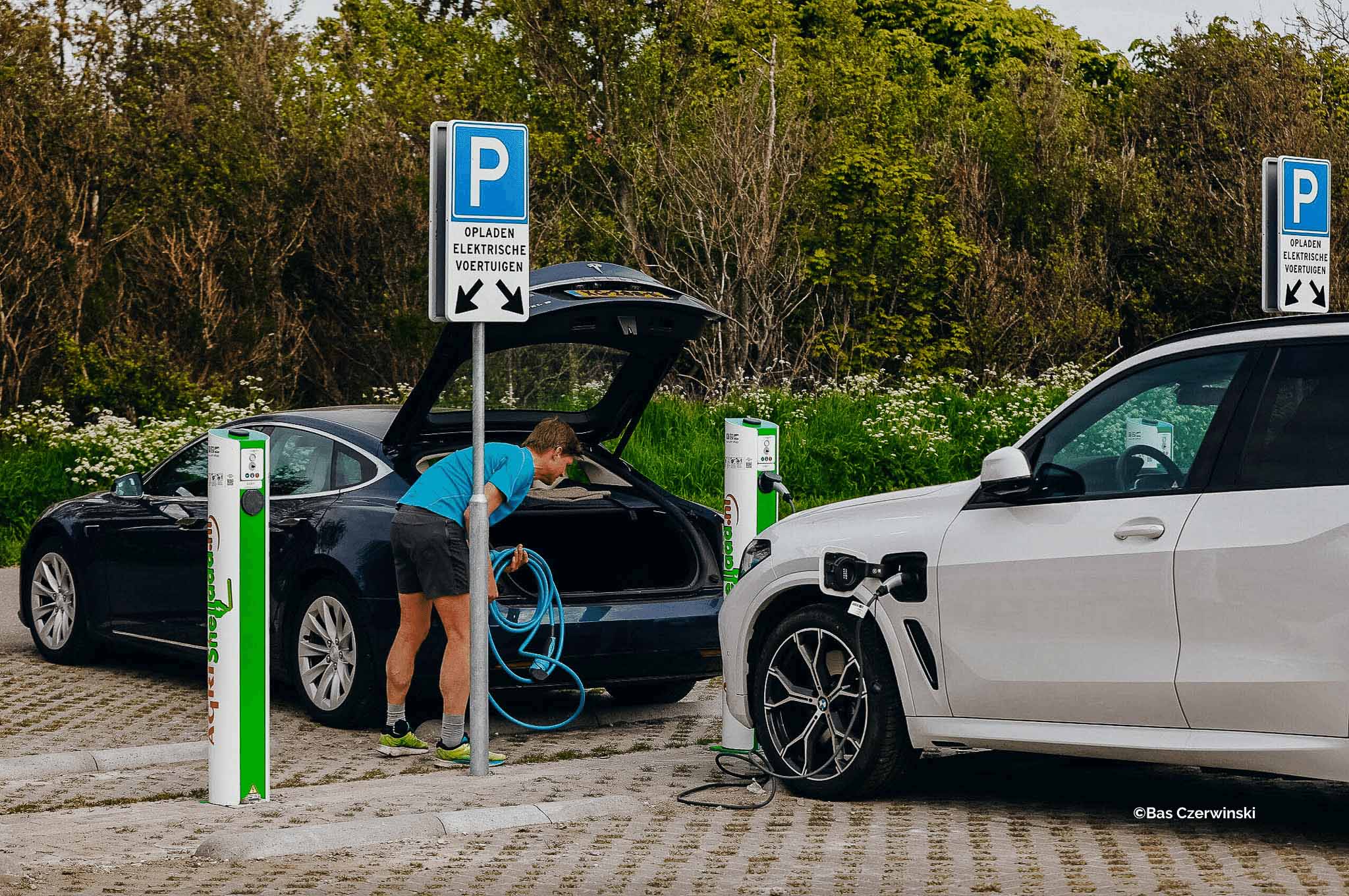 Boerencollectief gaat heel Zeeland vol zetten met laadpalen